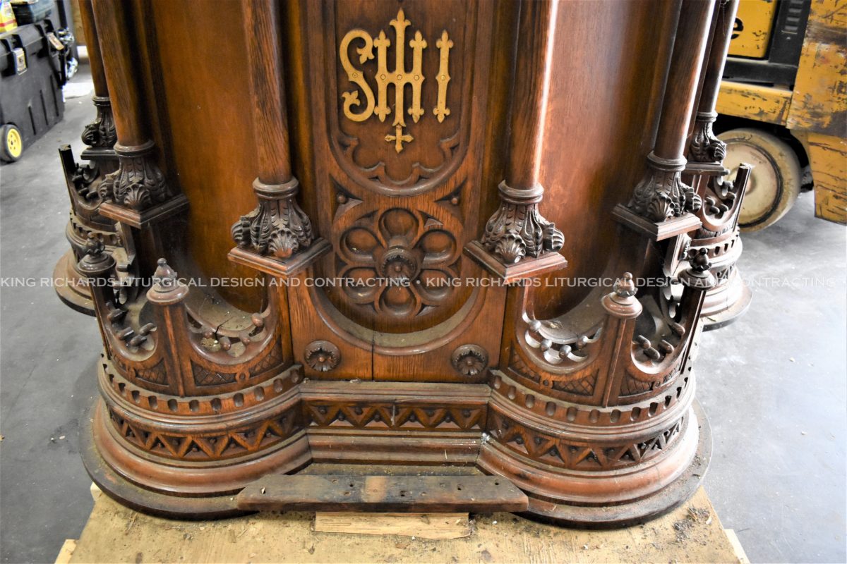 Hand Carved Wood Pulpit with Four Evangelists - King Richards