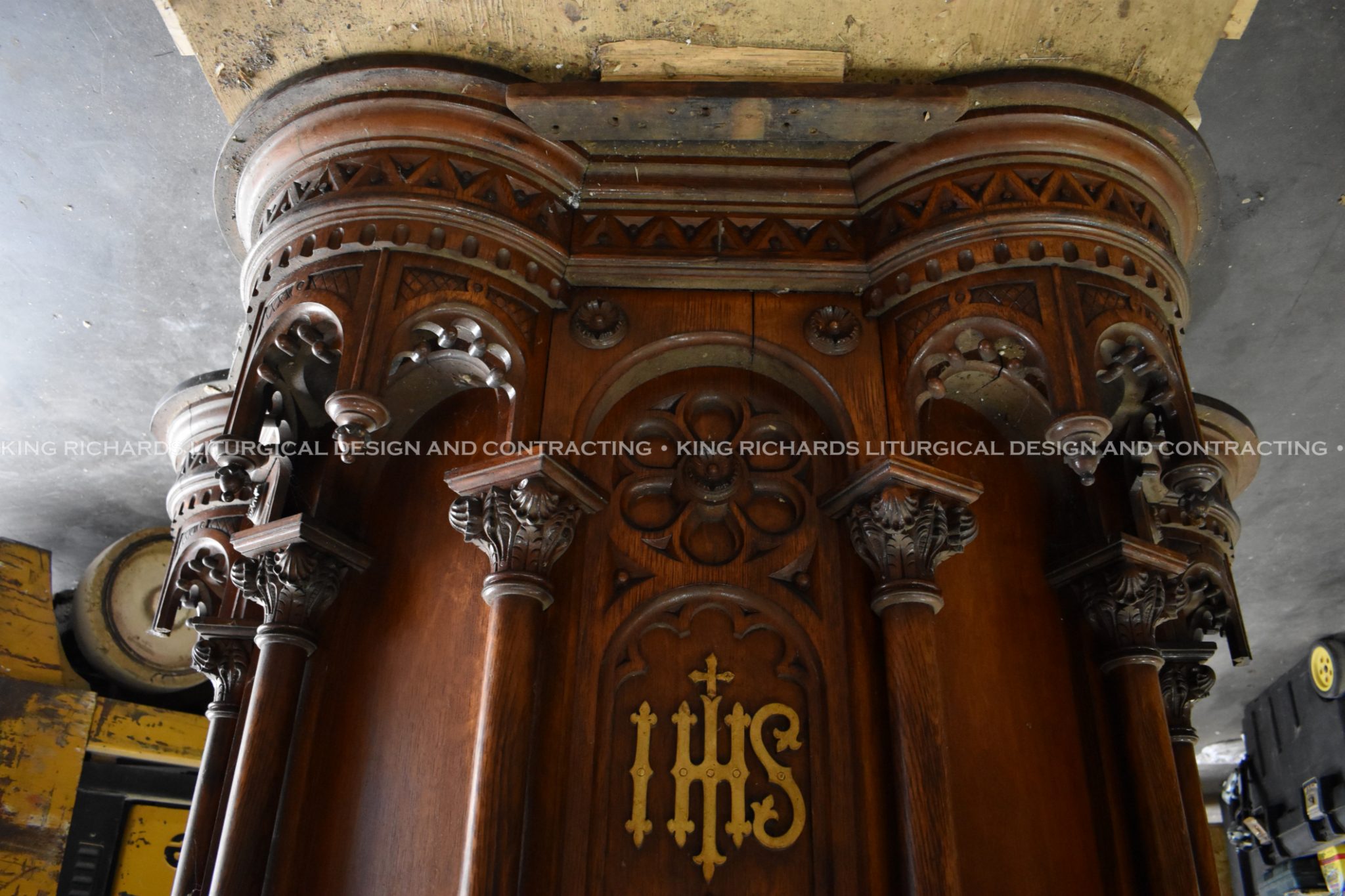 Hand Carved Wood Pulpit with Four Evangelists - King Richards